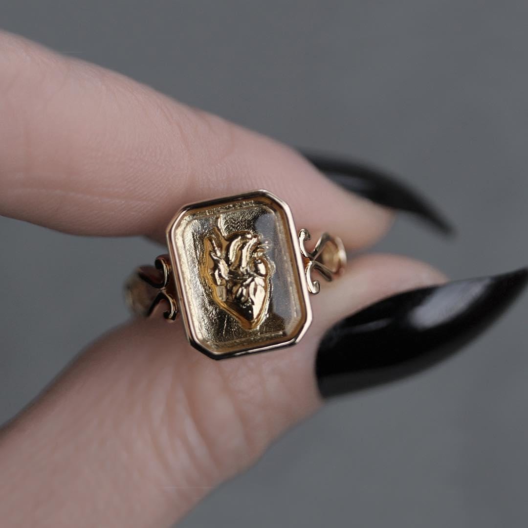 HEART KEEPER. Anatomical Heart Under Glass Ring Gold REGALROSE
